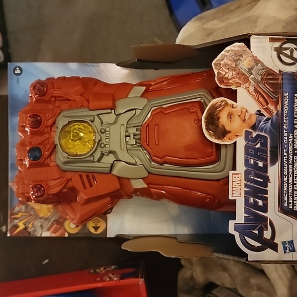 Hasbro | Toys | Marvel End Game Red Infinity Gauntlet Electronic Fiist ...
